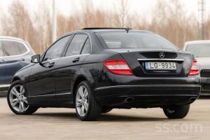 Black Mercedes-Benz C 350 2009 in Jelgava, with an engine capacity of 3.00 L and mileage of 209 thousand km for 4700 €, photo 5 on AUTOMOTO.COM.LV