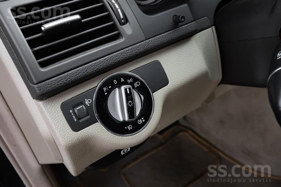 Black Mercedes-Benz C 350 2009 in Jelgava, with an engine capacity of 3.00 L and mileage of 209 thousand km for 4700 €, photo 14 on AUTOMOTO.COM.LV