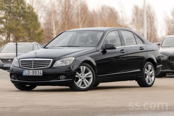 Black Mercedes-Benz C 350 2009 in Jelgava, with an engine capacity of 3.00 L and mileage of 209 thousand km for 4700 €, photo 3 on AUTOMOTO.COM.LV