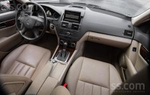 Черный Мерседес Ц 350 2009 в Елгава, объемом двигателя 3.00 л и пробегом 209 тыс. км за 4700 €, фото 10 на AUTOMOTO.COM.LV