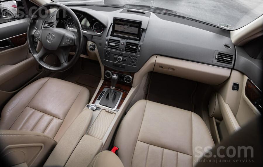 Черный Мерседес Ц 350 2009 в Елгава, объемом двигателя 3.00 л и пробегом 209 тыс. км за 4700 €, фото 10 на AUTOMOTO.COM.LV