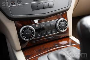 Черный Мерседес Ц 350 2009 в Елгава, объемом двигателя 3.00 л и пробегом 209 тыс. км за 4700 €, фото 13 на AUTOMOTO.COM.LV