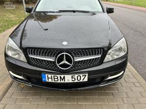 Black Mercedes-Benz C 350 2010 in Vilnius, with an engine capacity of 3.00 L and mileage of 330 thousand km for 4650 €, photo 7 on AUTOMOTO.COM.LV