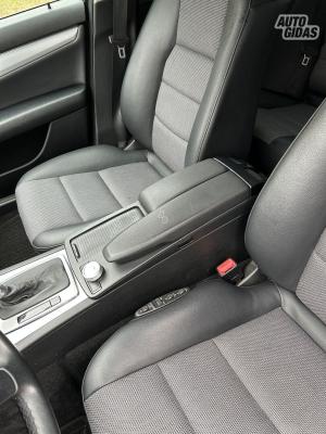 Black Mercedes-Benz C 350 2010 in Vilnius, with an engine capacity of 3.00 L and mileage of 330 thousand km for 4650 €, photo 10 on AUTOMOTO.COM.LV