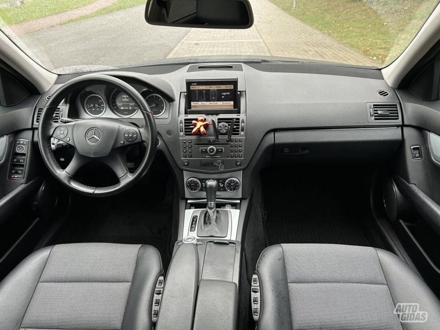 Black Mercedes-Benz C 350 2010 in Vilnius, with an engine capacity of 3.00 L and mileage of 330 thousand km for 4650 €, photo 11 on AUTOMOTO.COM.LV