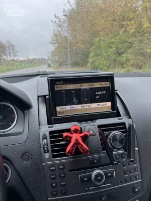 Black Mercedes-Benz C 350 2010 in Vilnius, with an engine capacity of 3.00 L and mileage of 330 thousand km for 4650 €, photo 13 on AUTOMOTO.COM.LV