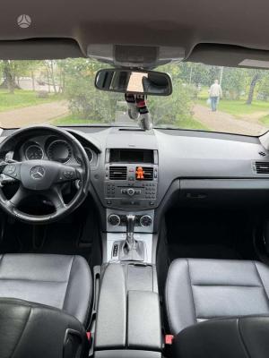 Black Mercedes-Benz C 350 2010 in Vilnius, with an engine capacity of 3.00 L and mileage of 261 thousand km for 8700 €, photo 10 on AUTOMOTO.COM.LV