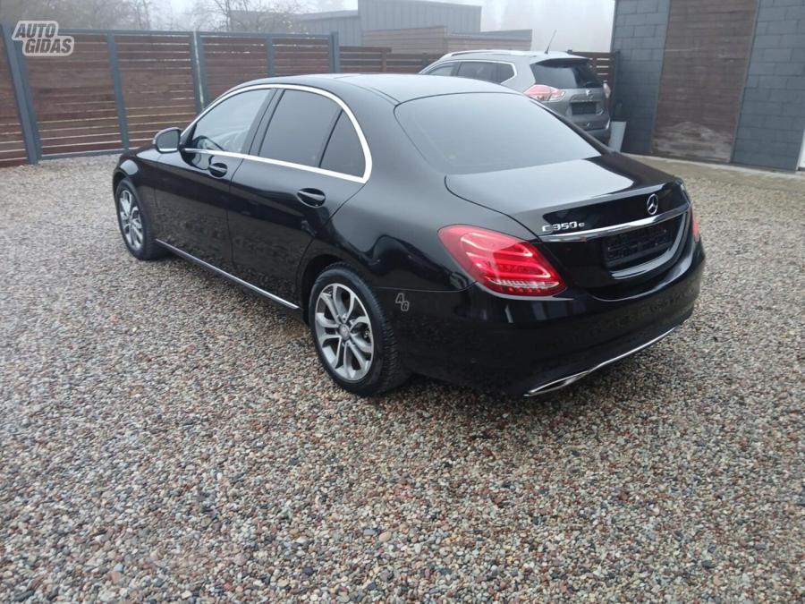 Black Mercedes-Benz C 350 2015 in Klaipeda, with an engine capacity of 2.00 L and mileage of 178 thousand km for 16290 €, photo 4 on AUTOMOTO.COM.LV