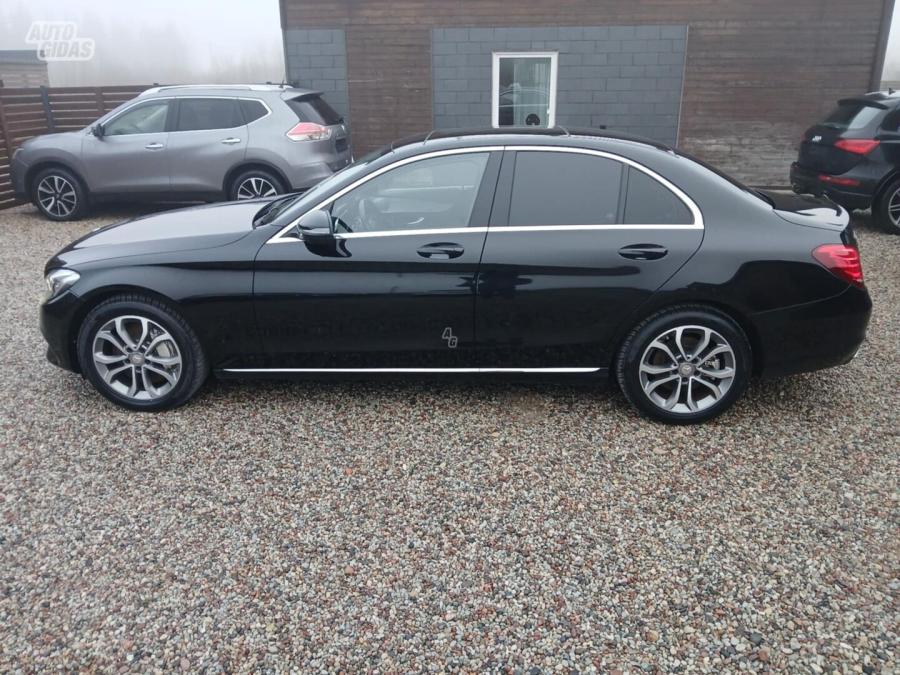 Black Mercedes-Benz C 350 2015 in Klaipeda, with an engine capacity of 2.00 L and mileage of 178 thousand km for 16290 €, photo 5 on AUTOMOTO.COM.LV
