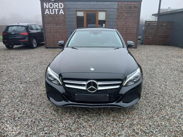 Black Mercedes-Benz C 350 2015 in Klaipeda, with an engine capacity of 2.00 L and mileage of 178 thousand km for 16290 €, photo 2 on AUTOMOTO.COM.LV