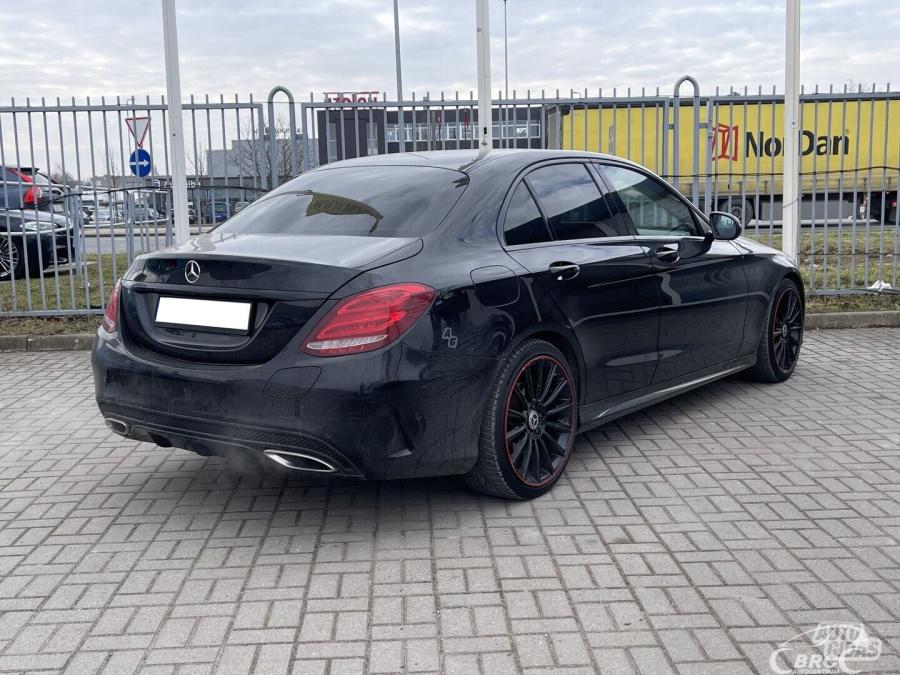 Melns Mercedes-Benz C 350 2015 Avižieniai, ar dzinēja tilpumu 2.00 L un nobraukumu 261 tūkst. km par 16500 €, foto 2 vietnē AUTOMOTO.COM.LV