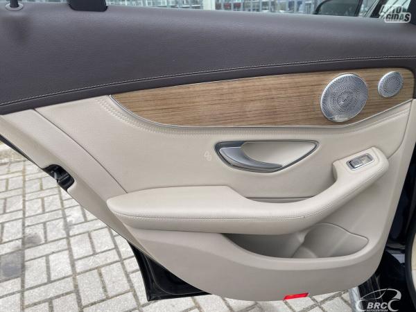 Melns Mercedes-Benz C 350 2015 Avižieniai, ar dzinēja tilpumu 2.00 L un nobraukumu 261 tūkst. km par 14500 €, foto 11 vietnē AUTOMOTO.COM.LV