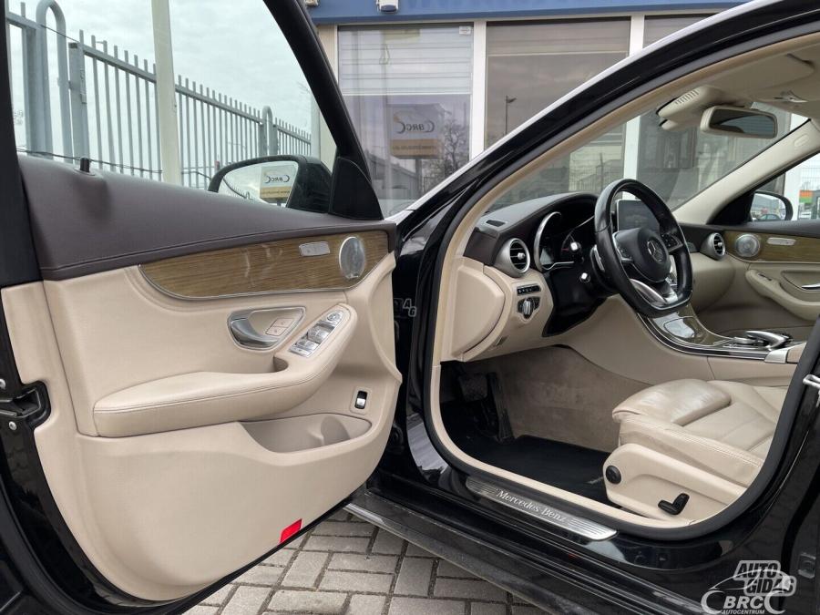 Melns Mercedes-Benz C 350 2015 Avižieniai, ar dzinēja tilpumu 2.00 L un nobraukumu 261 tūkst. km par 16500 €, foto 14 vietnē AUTOMOTO.COM.LV