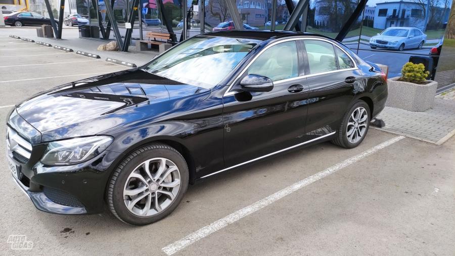Melns Mercedes-Benz C 350 2015 Kauņa, ar dzinēja tilpumu 2.00 L un nobraukumu 172 tūkst. km par 14900 €, foto 4 vietnē AUTOMOTO.COM.LV