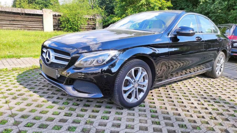Melns Mercedes-Benz C 350 2015 Kauņa, ar dzinēja tilpumu 1.99 L un nobraukumu 173 tūkst. km par 13500 €, foto 3 vietnē AUTOMOTO.COM.LV
