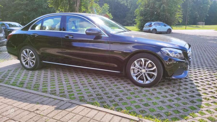 Melns Mercedes-Benz C 350 2015 Kauņa, ar dzinēja tilpumu 1.99 L un nobraukumu 173 tūkst. km par 13500 €, foto 7 vietnē AUTOMOTO.COM.LV