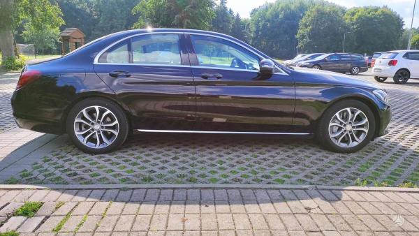 Black Mercedes-Benz C 350 2015 in Kaunas, with an engine capacity of 1.99 L and mileage of 173 thousand km for 13500 €, photo 7 on AUTOMOTO.COM.LV