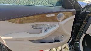 Melns Mercedes-Benz C 350 2015 Kauņa, ar dzinēja tilpumu 1.99 L un nobraukumu 173 tūkst. km par 13500 €, foto 21 vietnē AUTOMOTO.COM.LV