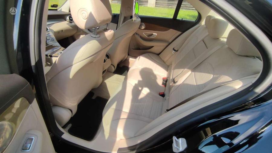 Melns Mercedes-Benz C 350 2015 Kauņa, ar dzinēja tilpumu 1.99 L un nobraukumu 173 tūkst. km par 13500 €, foto 22 vietnē AUTOMOTO.COM.LV