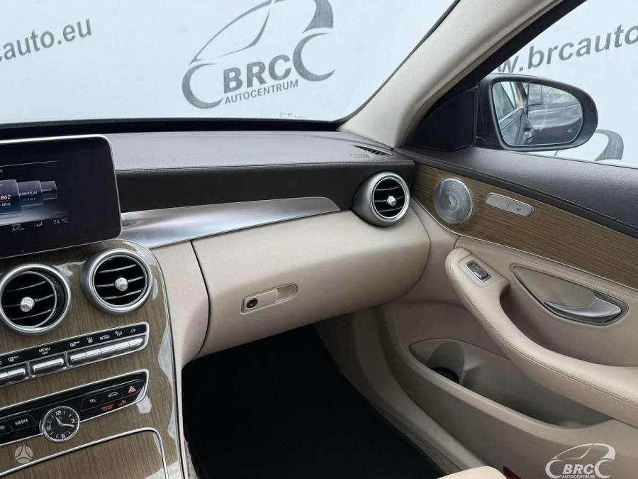 Black Mercedes-Benz C 350 2015 in Klaipeda, with an engine capacity of 1.99 L and mileage of 261 thousand km for 13400 €, photo 11 on AUTOMOTO.COM.LV