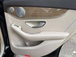 Black Mercedes-Benz C 350 2015 in Klaipeda, with an engine capacity of 1.99 L and mileage of 261 thousand km for 13400 €, photo 16 on AUTOMOTO.COM.LV
