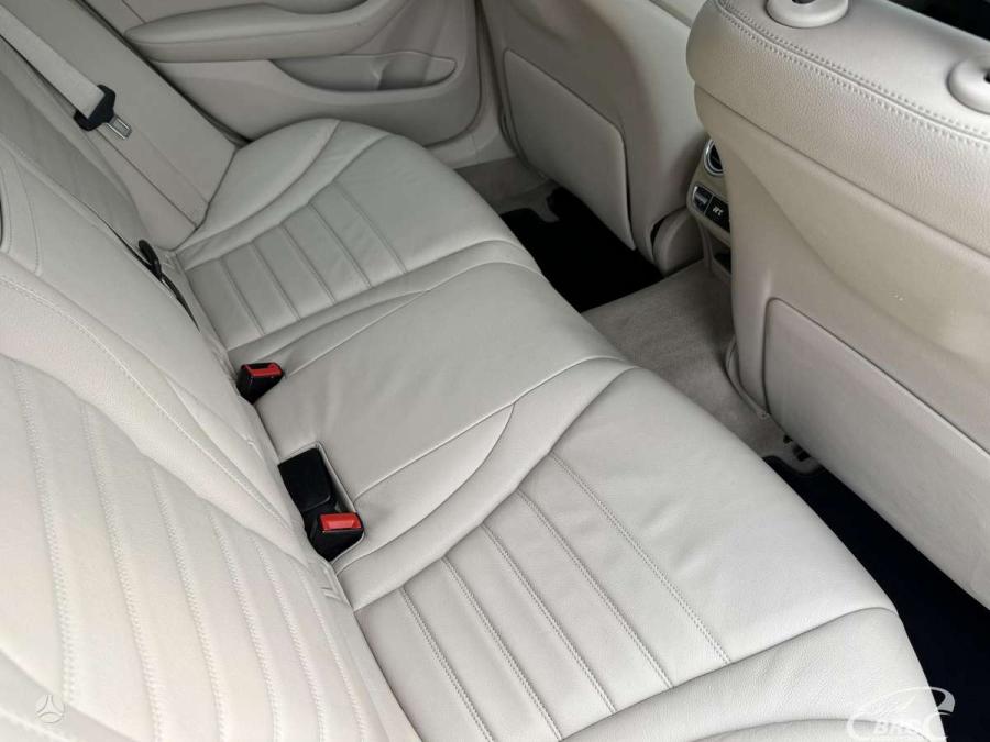 Black Mercedes-Benz C 350 2015 in Klaipeda, with an engine capacity of 1.99 L and mileage of 261 thousand km for 13400 €, photo 17 on AUTOMOTO.COM.LV