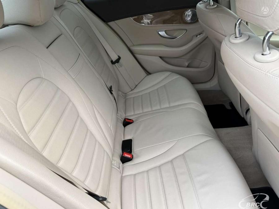 Black Mercedes-Benz C 350 2015 in Klaipeda, with an engine capacity of 1.99 L and mileage of 261 thousand km for 13400 €, photo 18 on AUTOMOTO.COM.LV
