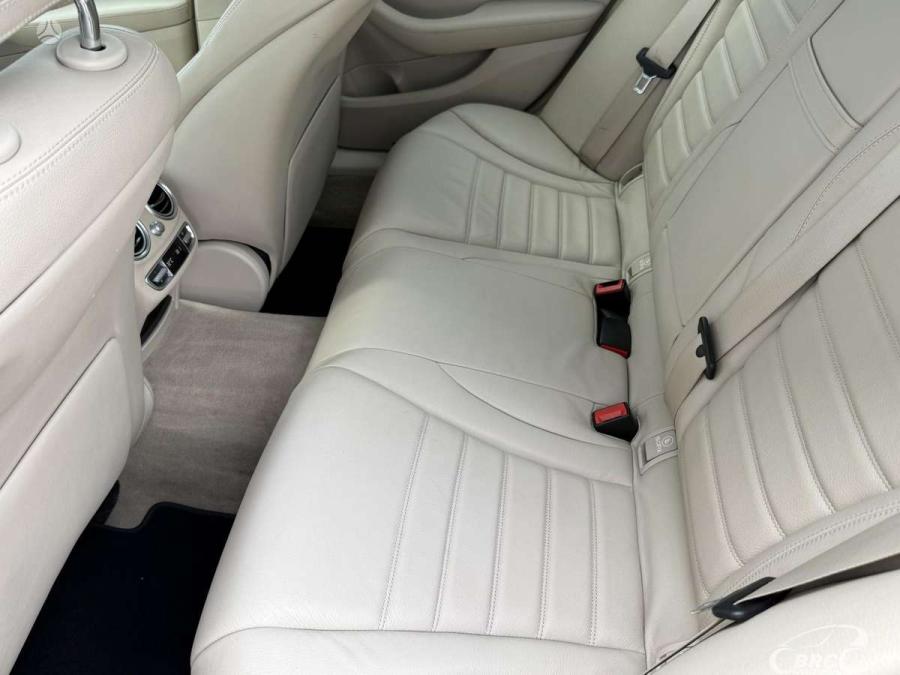 Black Mercedes-Benz C 350 2015 in Klaipeda, with an engine capacity of 1.99 L and mileage of 261 thousand km for 13400 €, photo 23 on AUTOMOTO.COM.LV