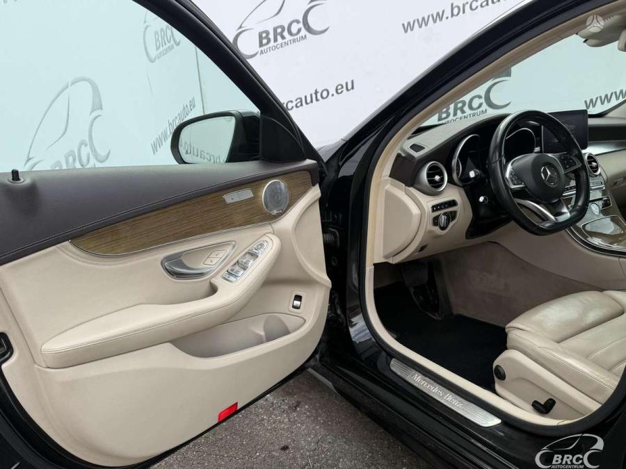 Black Mercedes-Benz C 350 2015 in Klaipeda, with an engine capacity of 1.99 L and mileage of 261 thousand km for 13400 €, photo 24 on AUTOMOTO.COM.LV