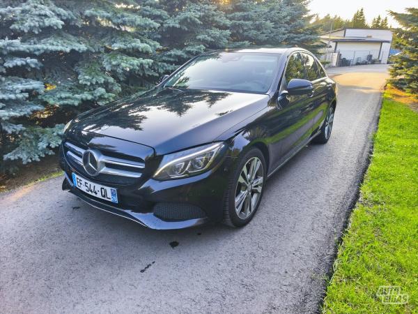 Черный Мерседес Ц 350 2016 в Вильнюс, объемом двигателя 2.00 л и пробегом 267 тыс. км за 14500 €, фото 1 на AUTOMOTO.COM.LV
