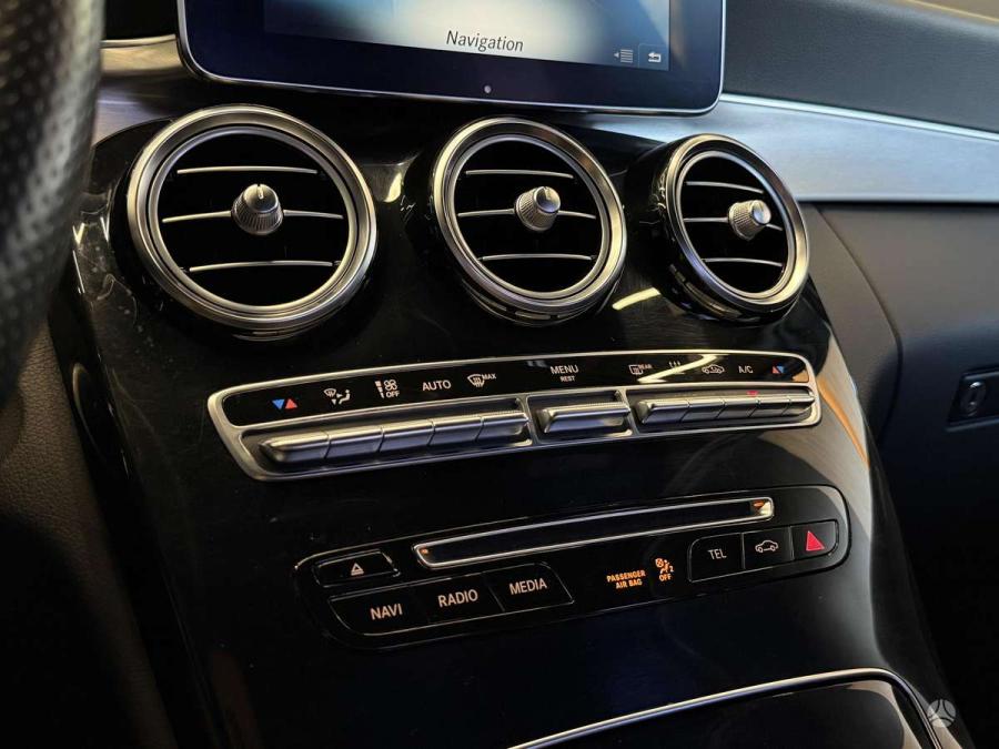 Черный Мерседес Ц 350 2017 в Каунас, объемом двигателя 1.99 л и пробегом 180 тыс. км за 17990 €, фото 22 на AUTOMOTO.COM.LV