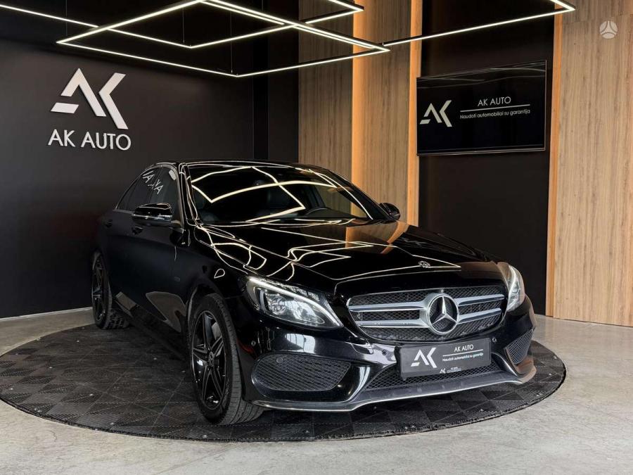 Black Mercedes-Benz C 350 2018 in Kaunas, with an engine capacity of 1.99 L and mileage of 156 thousand km for 17490 €, photo 4 on AUTOMOTO.COM.LV