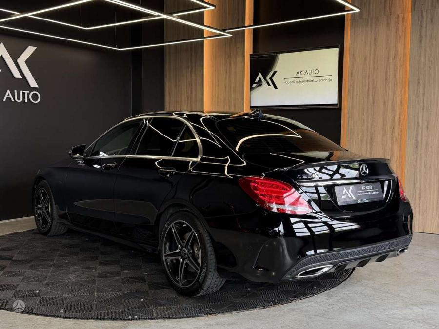 Black Mercedes-Benz C 350 2018 in Kaunas, with an engine capacity of 1.99 L and mileage of 156 thousand km for 17490 €, photo 8 on AUTOMOTO.COM.LV
