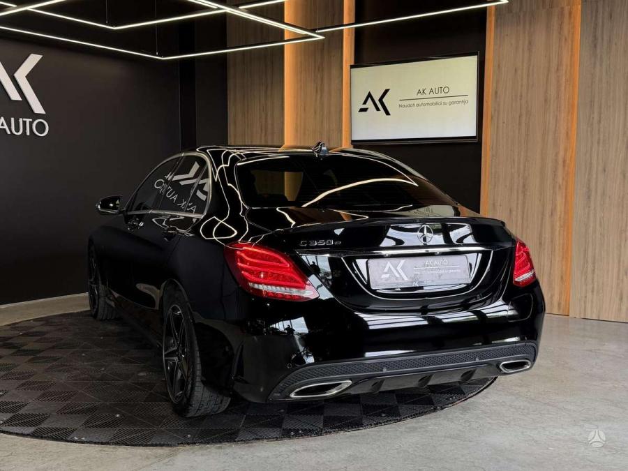 Black Mercedes-Benz C 350 2018 in Kaunas, with an engine capacity of 1.99 L and mileage of 156 thousand km for 17490 €, photo 9 on AUTOMOTO.COM.LV