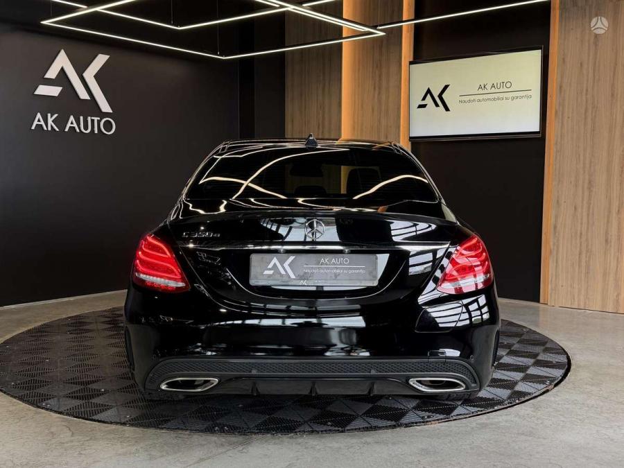 Black Mercedes-Benz C 350 2018 in Kaunas, with an engine capacity of 1.99 L and mileage of 156 thousand km for 17490 €, photo 10 on AUTOMOTO.COM.LV