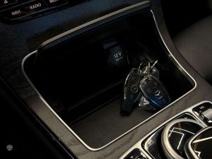 Black Mercedes-Benz C 350 2018 in Kaunas, with an engine capacity of 1.99 L and mileage of 156 thousand km for 17490 €, photo 21 on AUTOMOTO.COM.LV