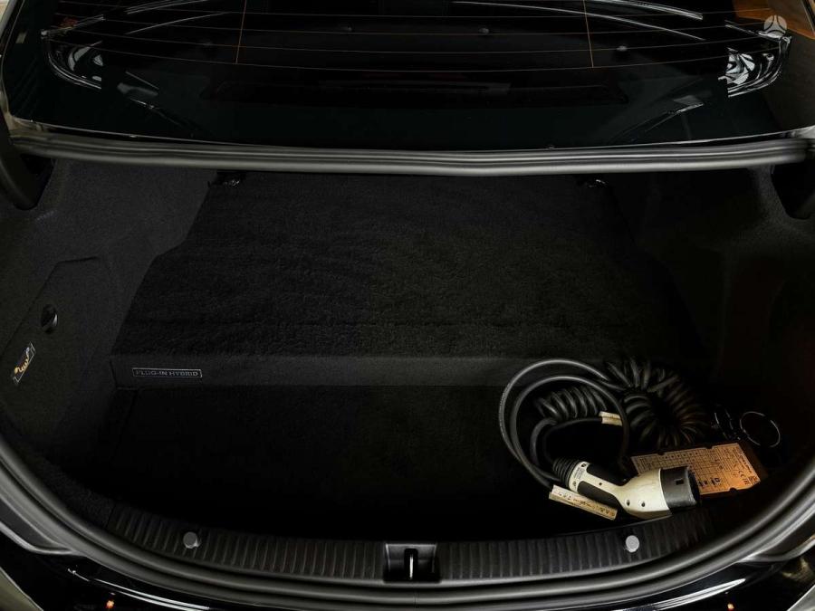 Black Mercedes-Benz C 350 2018 in Kaunas, with an engine capacity of 1.99 L and mileage of 156 thousand km for 17490 €, photo 26 on AUTOMOTO.COM.LV