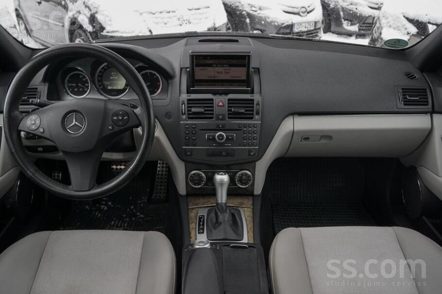 Melns Mercedes-Benz C 350 2009 Rīga, ar dzinēja tilpumu 3.00 L un nobraukumu 304 tūkst. km par 6990 €, foto 9 vietnē AUTOMOTO.COM.LV