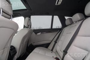 Melns Mercedes-Benz C 350 2009 Rīga, ar dzinēja tilpumu 3.00 L un nobraukumu 304 tūkst. km par 6990 €, foto 25 vietnē AUTOMOTO.COM.LV