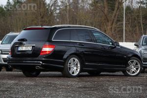 Черный Мерседес Ц 350 2009 в Рига, объемом двигателя 3.00 л и пробегом 304 тыс. км за 5990 €, фото 5 на AUTOMOTO.COM.LV