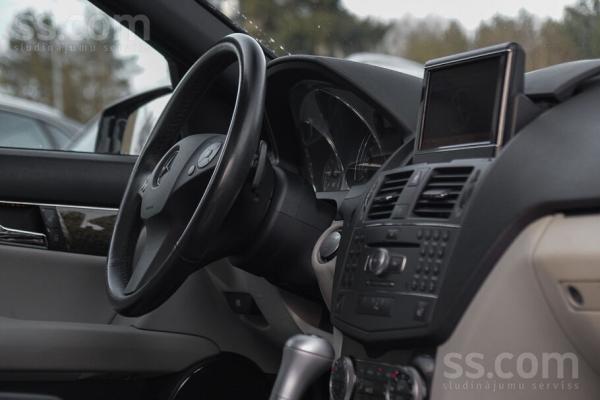 Melns Mercedes-Benz C 350 2009 Rīga, ar dzinēja tilpumu 3.00 L un nobraukumu 304 tūkst. km par 5990 €, foto 6 vietnē AUTOMOTO.COM.LV
