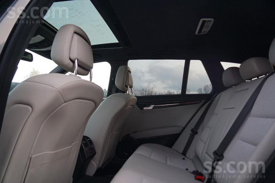 Черный Мерседес Ц 350 2009 в Рига, объемом двигателя 3.00 л и пробегом 304 тыс. км за 5990 €, фото 20 на AUTOMOTO.COM.LV