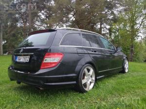 Melns Mercedes-Benz C 350 2009 Aizkraukle, ar dzinēja tilpumu 3.00 L un nobraukumu 530 tūkst. km par 3450 €, foto 4 vietnē AUTOMOTO.COM.LV