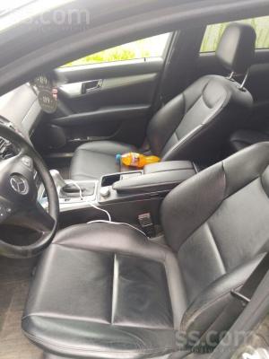 Melns Mercedes-Benz C 350 2009 Aizkraukle, ar dzinēja tilpumu 3.00 L un nobraukumu 530 tūkst. km par 3450 €, foto 7 vietnē AUTOMOTO.COM.LV