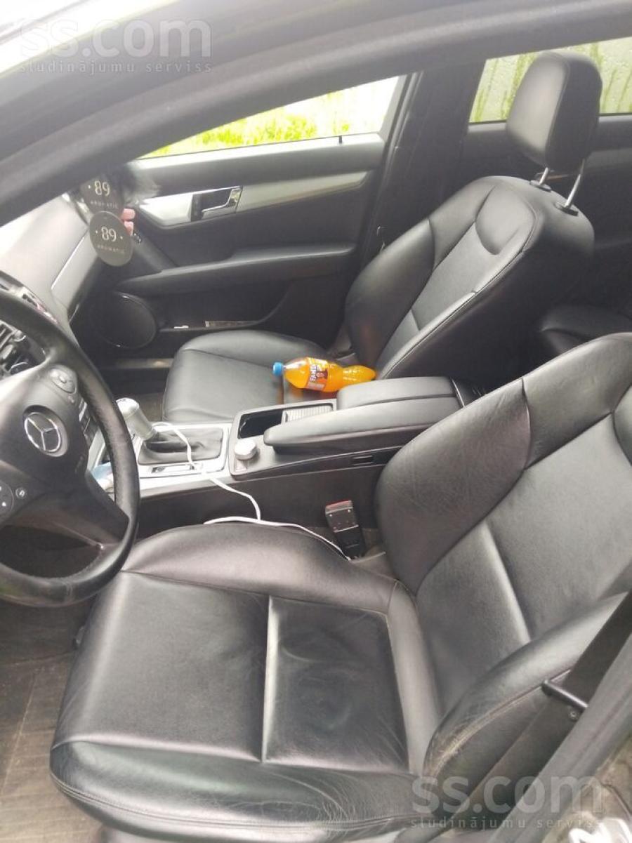 Melns Mercedes-Benz C 350 2009 Aizkraukle, ar dzinēja tilpumu 3.00 L un nobraukumu 530 tūkst. km par 3450 €, foto 7 vietnē AUTOMOTO.COM.LV