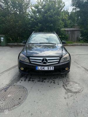 Melns Mercedes-Benz C 350 2009 Jurbarkas, ar dzinēja tilpumu 3.00 L un nobraukumu 422 tūkst. km par 3500 €, foto  vietnē AUTOMOTO.COM.LV