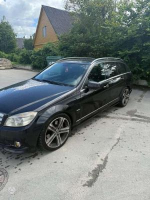 Черный Мерседес Ц 350 2009 в Юрбаркас, объемом двигателя 3.00 л и пробегом 422 тыс. км за 3500 €, фото 3 на AUTOMOTO.COM.LV