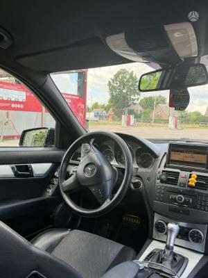 Черный Мерседес Ц 350 2009 в Юрбаркас, объемом двигателя 3.00 л и пробегом 422 тыс. км за 3500 €, фото 9 на AUTOMOTO.COM.LV