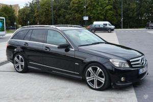 Черный Мерседес Ц 350 2009 в Шяуляй, объемом двигателя 3.00 л и пробегом 295 тыс. км за 4900 €, фото  на AUTOMOTO.COM.LV