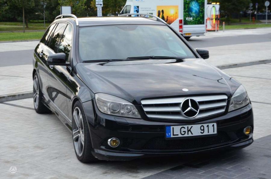 Черный Мерседес Ц 350 2009 в Шяуляй, объемом двигателя 3.00 л и пробегом 295 тыс. км за 4900 €, фото 6 на AUTOMOTO.COM.LV